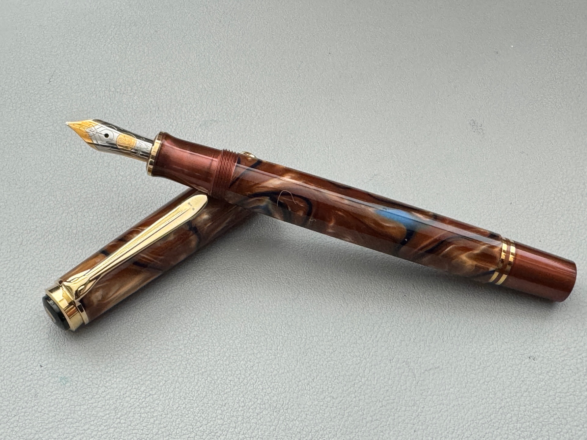Pelikan M620 City Series Brussels Fountain Pen | Medium Nib - Vintage ...